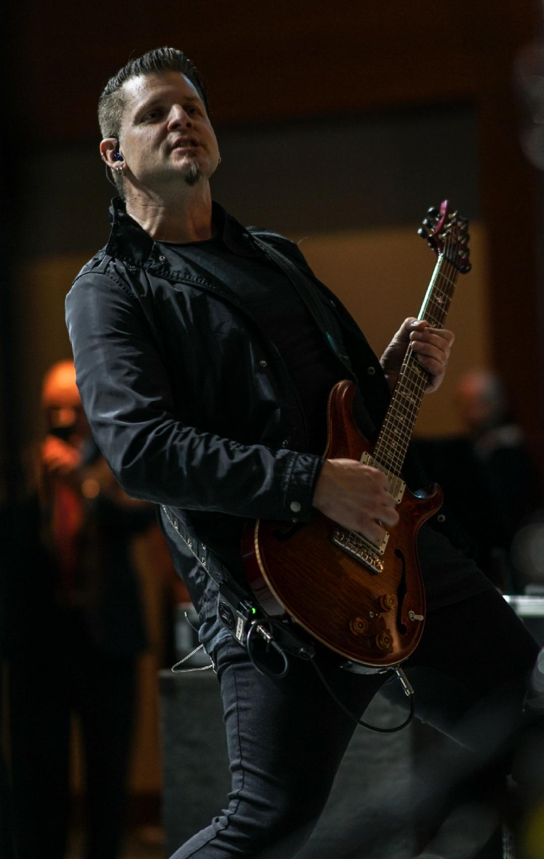 Episode 181 – Vertical Horizon’s Donovan White | Ages of Rock Podcast